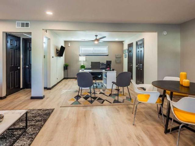 Metro @ 404 Apartments 2 Bedroom Apartment for Rent at 404 Andrews Ave, Cockrell Hill, TX 75211 Winnetka Heights