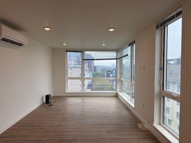 Metro 5000 Apartments | Furnished Student Housing in Seattle U 3 Bedroom Apartment for Rent at 5000 12th Ave Ne, Seattle, WA 98105 University District
