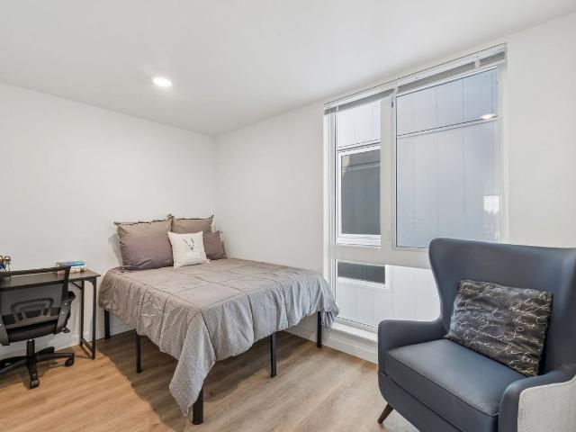 Metro 5000 Apartments | Furnished Student Housing in Seattle U 3 Bedroom Apartment for Rent at 5000 12th Ave Ne, Seattle, WA 98105 University District