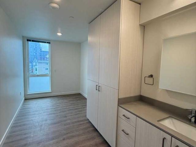Metro 5000 Apartments | Furnished Student Housing in Seattle U 1 Bedroom Apartment for Rent at 5000 12th Ave Ne, Seattle, WA 98105 University District