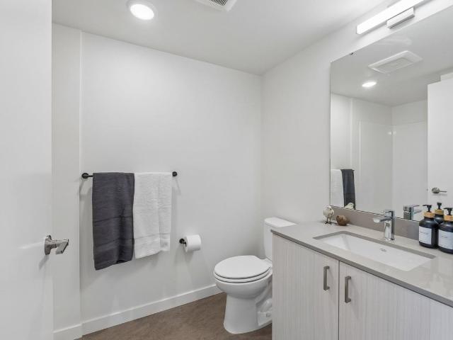 Metro 5000 Apartments | Furnished Student Housing in Seattle U 5 Bedroom Apartment for Rent at 5000 12th Ave Ne, Seattle, WA 98105 University District