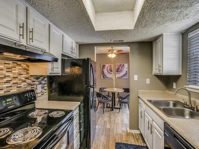 Metro 7000 fka Waters Landing 1 Bedroom Apartment for Rent at 7000 John T White Road, Fort Worth, TX 76120