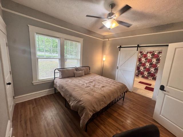 Metro Atlanta Cozy Cove Minutes from Downtown | TV