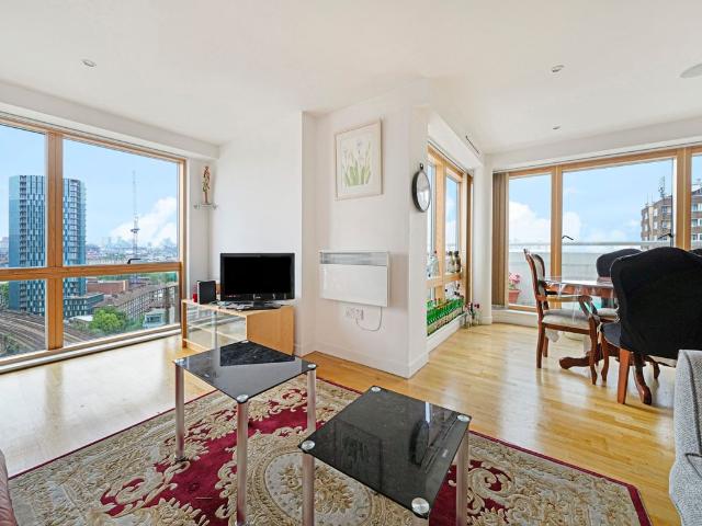 Metro Central Heights, 119 Newington Causeway SE1, 3 bed flat to rent, £4,000 pcm | PrimeLocation