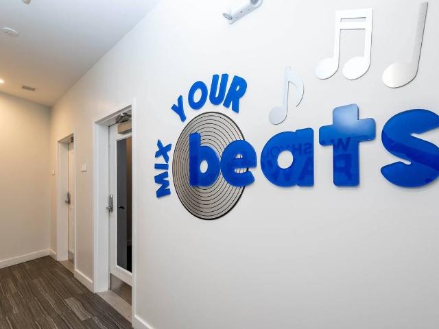 MetroMark 3 Bedroom Apartment for Rent at 3611 Washington St, Boston, MA 02130 Jamaica Central South Sumner