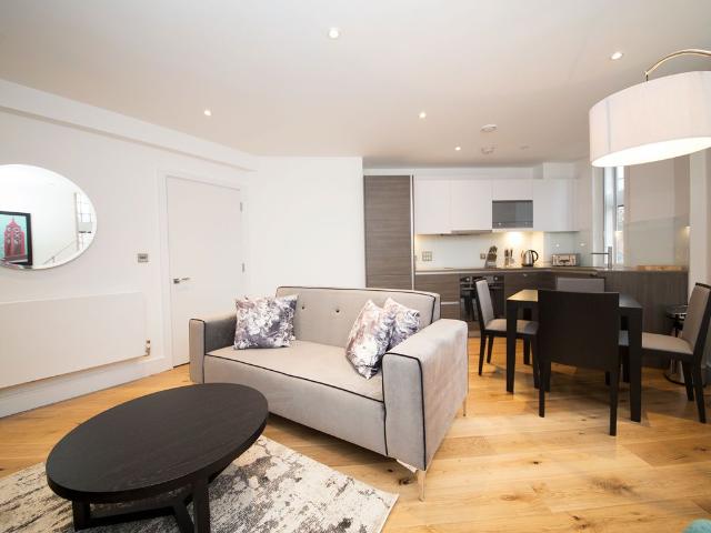 Metropolitan Crescent, Clapham, London SW4, 1 bed flat to rent, £2,300 pcm | PrimeLocation