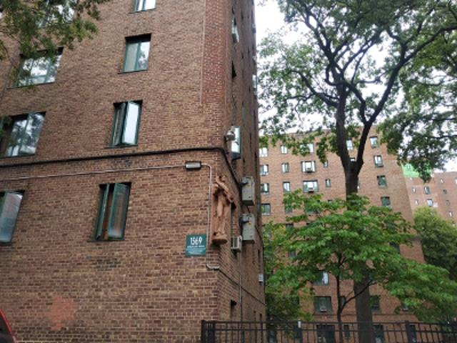 Metropolitan Ave Apt 5c