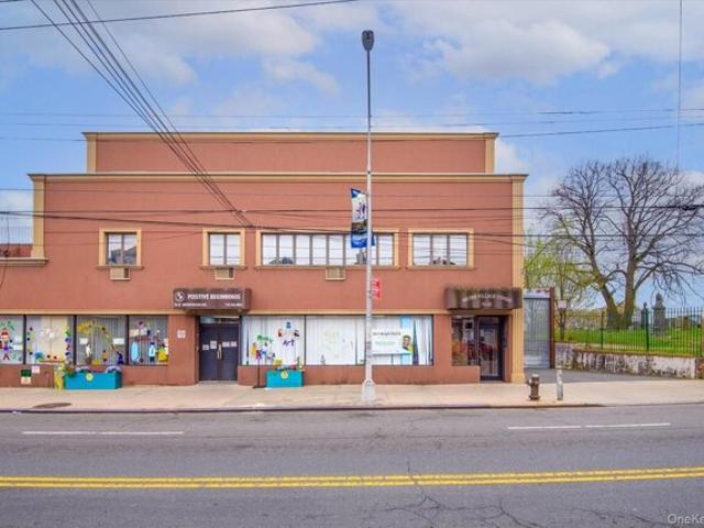 Metropolitan Ave Apt C, Middle Village, Condo For Sale