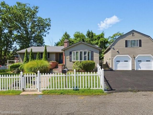 Metropolitan Ave, Ashland, Home For Sale