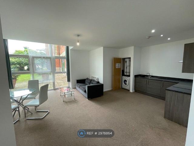 Metropolitan House, Manchester M16, 1 bed flat to rent, £1,000 pcm | PrimeLocation