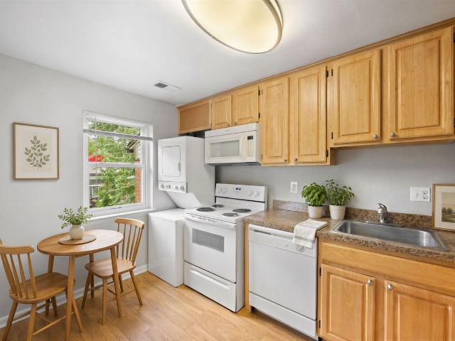 Metropolitan Marlton | Pet 1 Bedroom Apartment for Rent at 101 Conestoga Dr, Marlton, NJ 08053