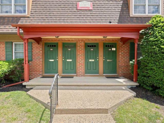 Metropolitan Marlton | Pet 2 Bedroom Apartment for Rent at 101 Conestoga Dr, Marlton, NJ 08053