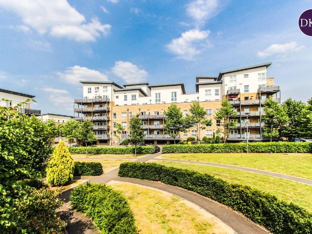Metropolitan Station Approach, Watford, Hertfordshire WD18, 2 bed flat to rent, £1,995 pcm | PrimeLocation