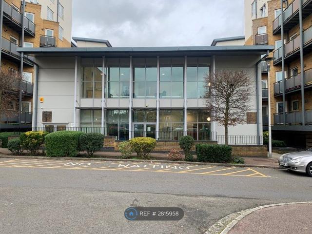 Metropolitan Station Approach, Watford WD18, 2 bed flat to rent, £1,895 pcm | PrimeLocation