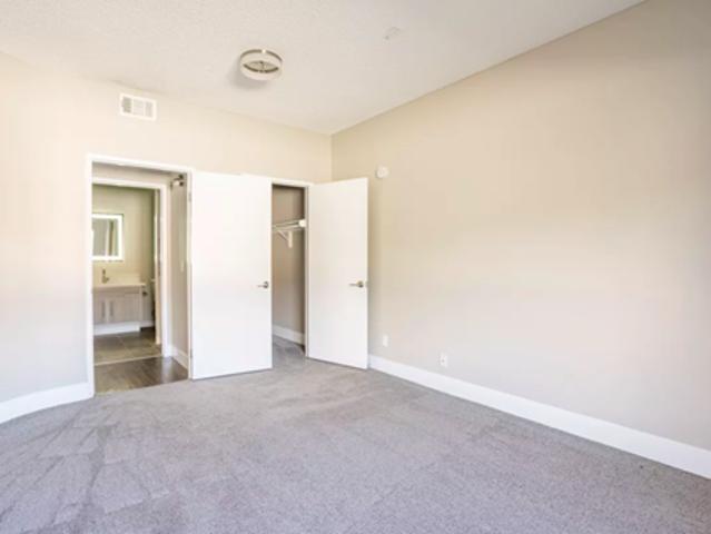 Metropolitan Place Apartments The Bonnie and Clyde