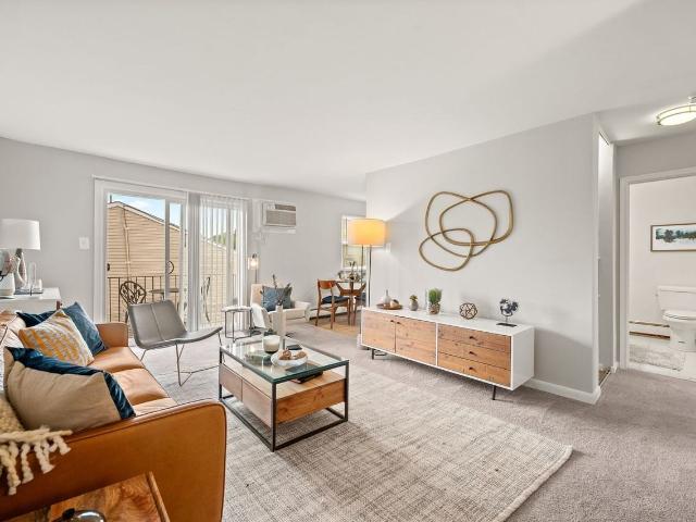 Metropolitan Runnemede 1 Bedroom Apartment for Rent at 100 Hartford Dr, Runnemede, NJ 08078