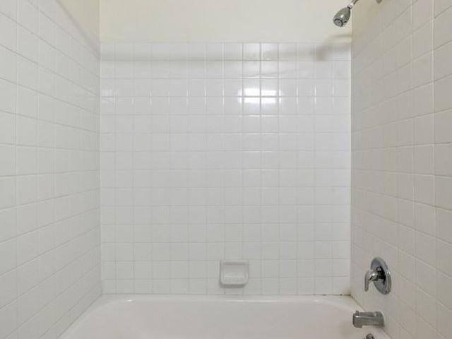 Metropolitan Runnemede 1 Bedroom Apartment for Rent at 100 Hartford Dr, Runnemede, NJ 08078