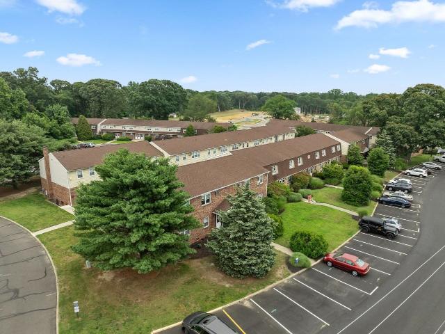 Metropolitan Runnemede 2 Bedroom Apartment for Rent at 100 Hartford Dr, Runnemede, NJ 08078