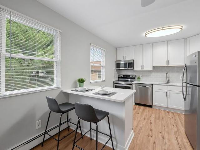 Metropolitan Runnemede 2 Bedroom Apartment for Rent at 100 Hartford Dr, Runnemede, NJ 08078
