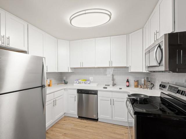 Metropolitan Runnemede 2 Bedroom Apartment for Rent at 100 Hartford Dr, Runnemede, NJ 08078