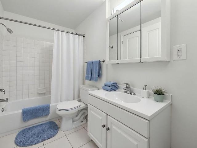 Metropolitan Runnemede 2 Bedroom Apartment for Rent at 100 Hartford Dr, Runnemede, NJ 08078