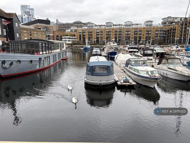 Mews Street, London, E1W 2 bed terraced house to rent £3,939 pcm £909 pw