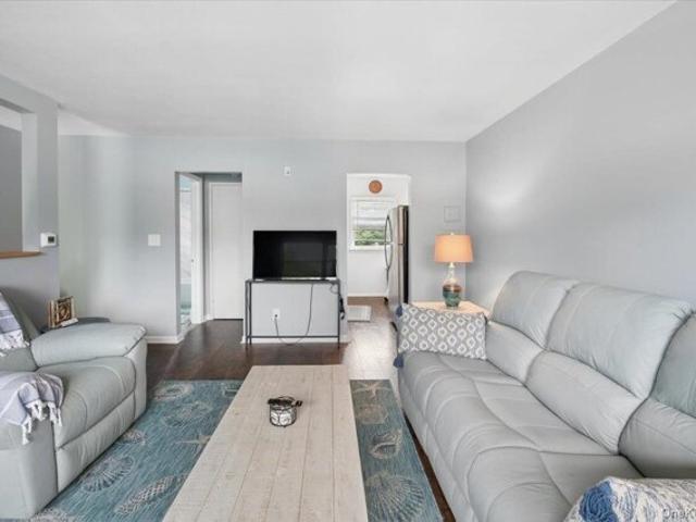 Meyer Oval, Pearl River, Condo For Sale