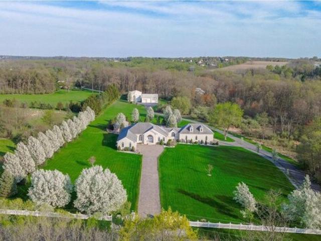 Meyer Rd, Nazareth, Home For Sale