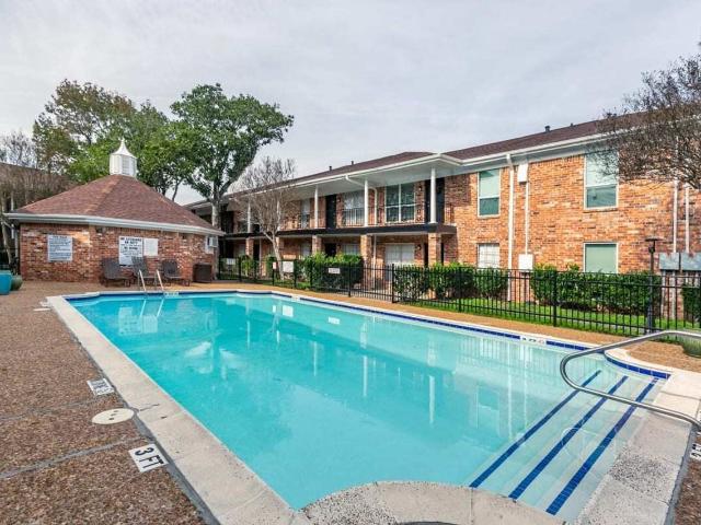 Meyerland on Braeswood 2 Bedroom Apartment for Rent at 5410 N Braeswood Blvd, Houston, TX 77096 Meyerland Area