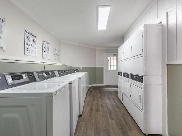 Meyerland on Braeswood 3 Bedroom Apartment for Rent at 5410 N Braeswood Blvd, Houston, TX 77096 Meyerland Area