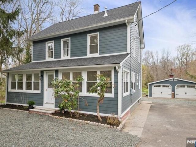 Meyersville Rd, Long Hill, Home For Sale