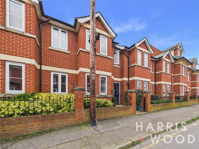 Meyrick Crescent, Colchester, Essex CO2, 2 bed flat to rent, £1,200 pcm | PrimeLocation