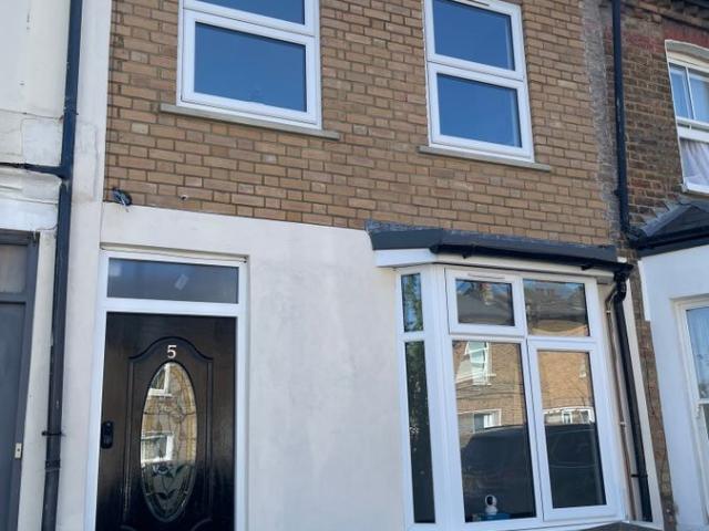 Meyrick Road, London NW10, 2 bed shared accommodation to rent, £1,000 pcm | PrimeLocation