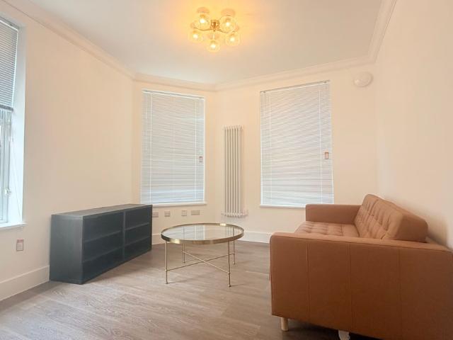 Meyrick Road, London SW11, 2 bed flat to rent, £2,400 pcm | PrimeLocation