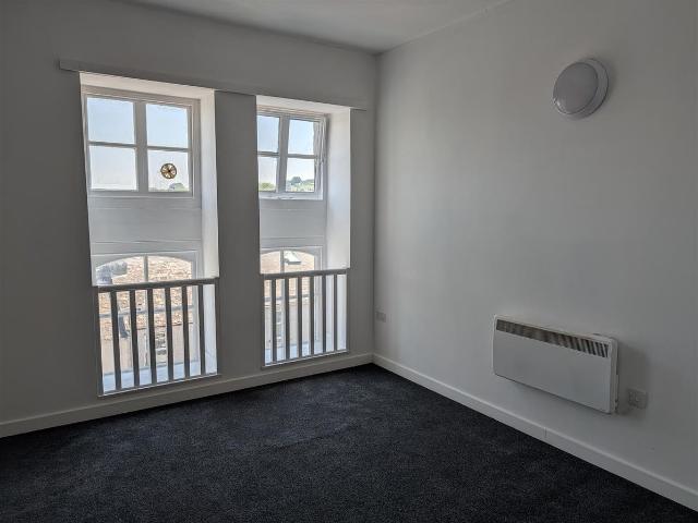 Meyrick Street, Pembroke Dock SA72, 1 bed flat to rent, £550 pcm | PrimeLocation