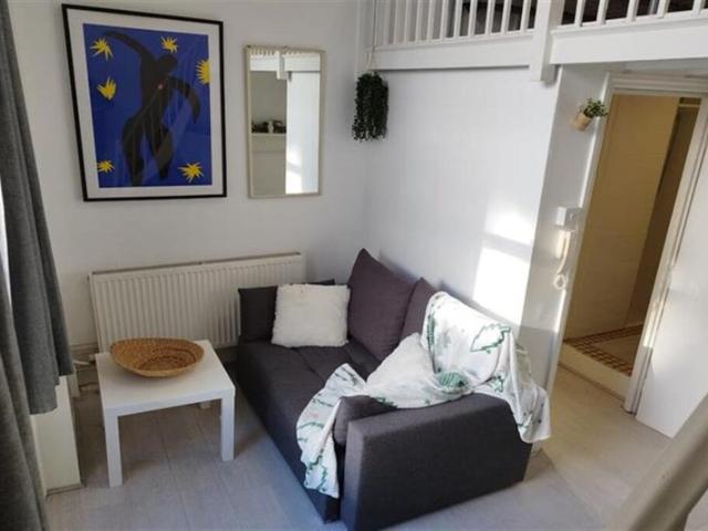 Mezzanine Split Level apartment With All Bills Inc