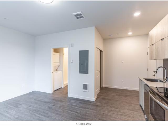 MF 15 N. Emerson 1 Bedroom Apartment for Rent at 1514 N Emerson St, Portland, OR 97217 Overlook