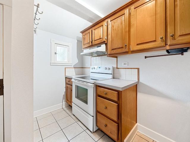 MF 26 Burnside Duplex 2 Bedroom Apartment for Rent at 12924 E Burnside St, Portland, OR 97233 Hazelwood