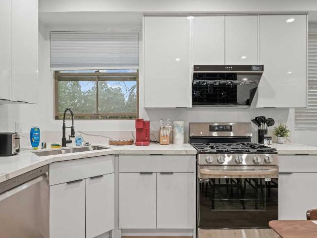 MH 5401 Carlin St 5 Bedroom Apartment for Rent at 5401 Carlin St, Los Angeles, CA 90016 West Adams