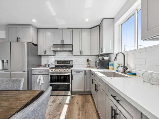 MH 1186 W 37th Pl 1 Bedroom Apartment for Rent at 3737 S Catalina St, Los Angeles, CA 90007 Congress North
