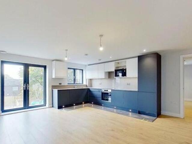 Mimms Hall Road, Potters Bar, 2 Bedroom Apartment