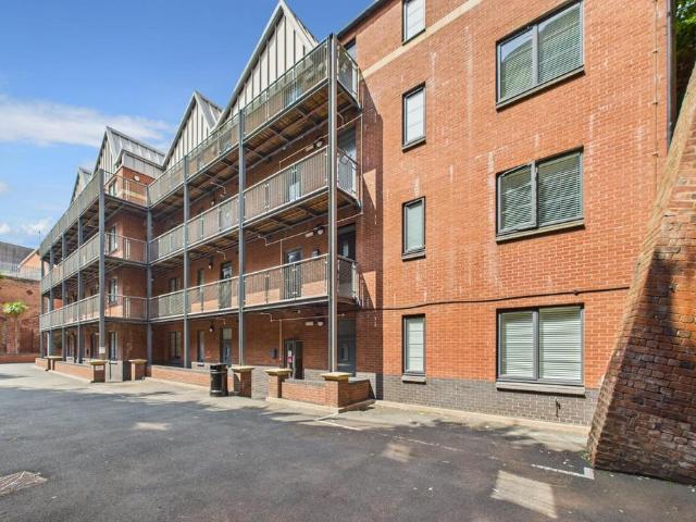 Mint Drive, Hockley 2 bed apartment to rent £1,150 pcm £265 pw