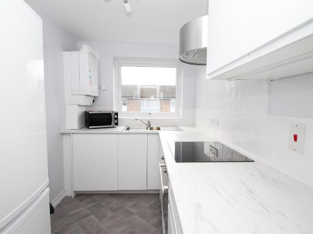 Mintern Close, Hedge Lane, Palmers Green, London N13, 2 bed flat to rent, £1,700 pcm | PrimeLocation