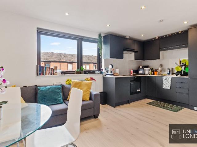 Minton Mews, London NW6, 2 bed flat to rent, £2,699 pcm | PrimeLocation