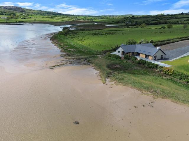 Min y Don, Llys Dulas, Dulas, Amlwch. 4 bed detached bungalow to rent £3,250 pcm £750 pw