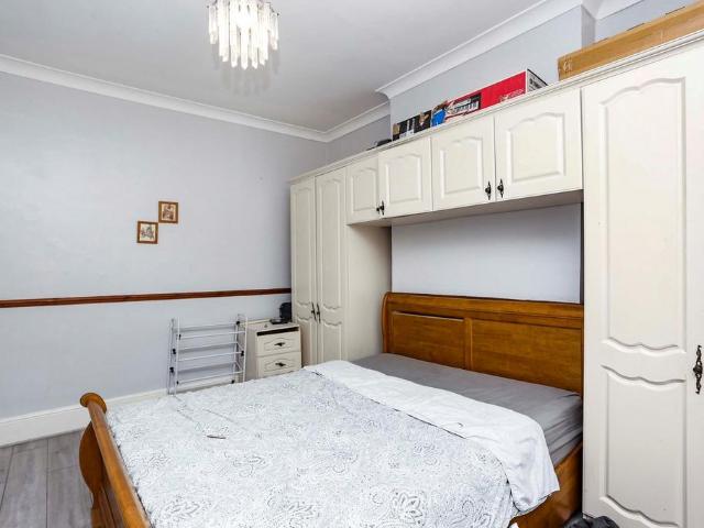 Minard Road London SE6 4 bed semi detached house to rent £3,500 pcm £808 pw