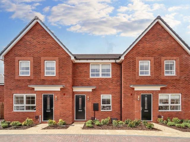 Mindaro Way, Rugby, Warwickshire, CV22 2 bed terraced house to rent £1,425 pcm £329 pw