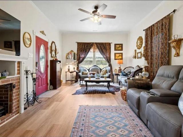 Mineral Wells Home