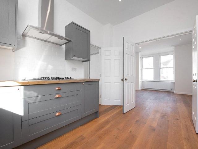 Minet Avenue, London NW10, 3 bed flat to rent, £2,600 pcm | PrimeLocation