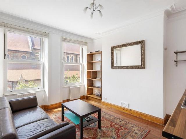 Minford Gardens, London, W14 2 bed apartment to rent £2,000 pcm £462 pw